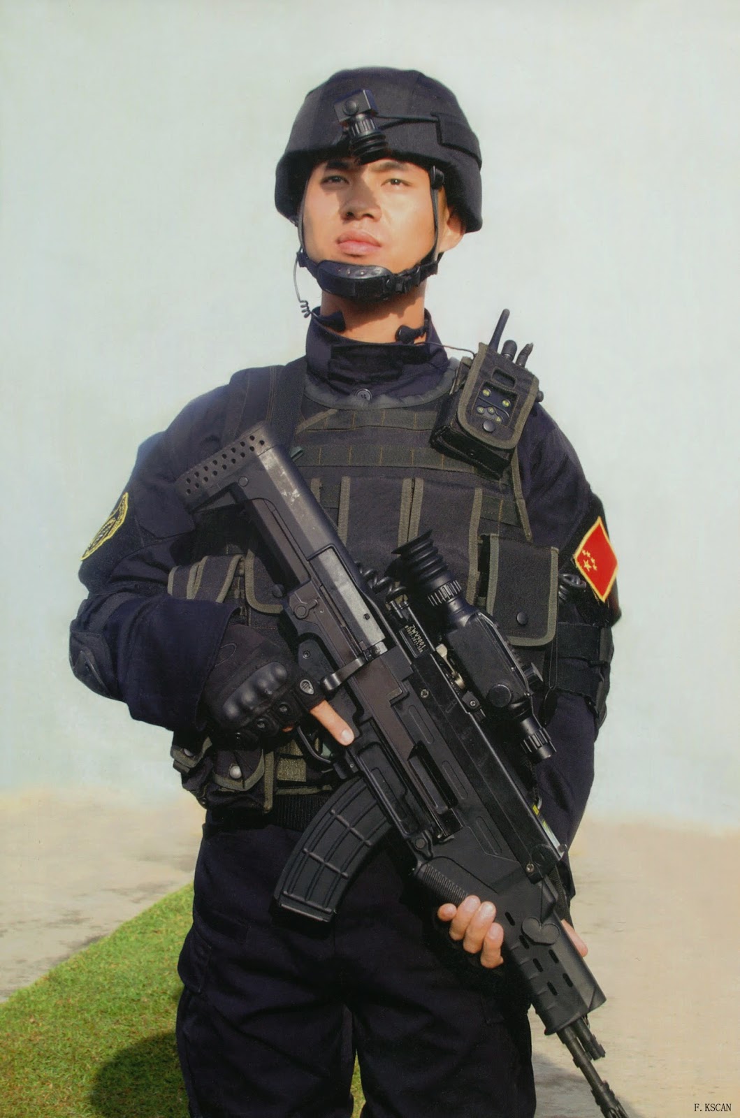 China Defense Blog: The second operator of the newly issued QTS-11 OICW ...