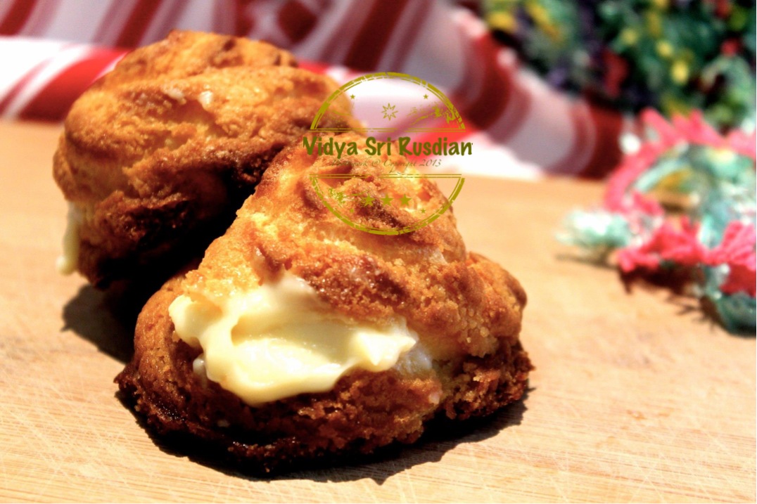 Widya Sri Rusdianti's Kitchen: JAPANESE COUX WITH VANILLA CREAM FILLING ...
