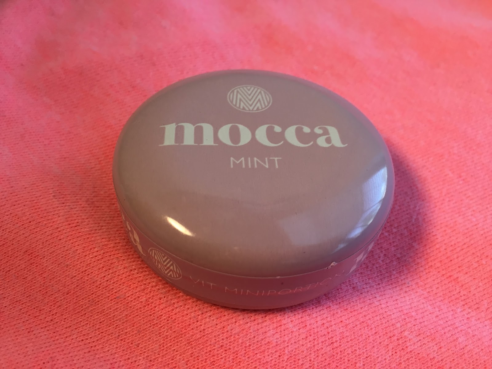 Mocca Mint (White Mini) - Review. 9 May 2009.
