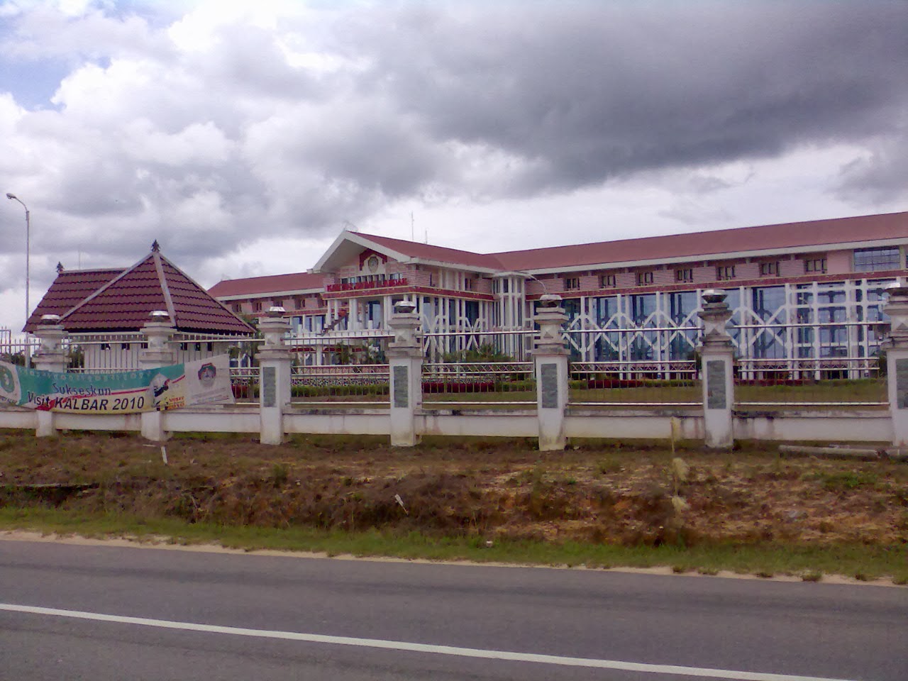 KOTA - KOTA DI TANAH DAYAK: Ngabang, Kalbar Indonesia