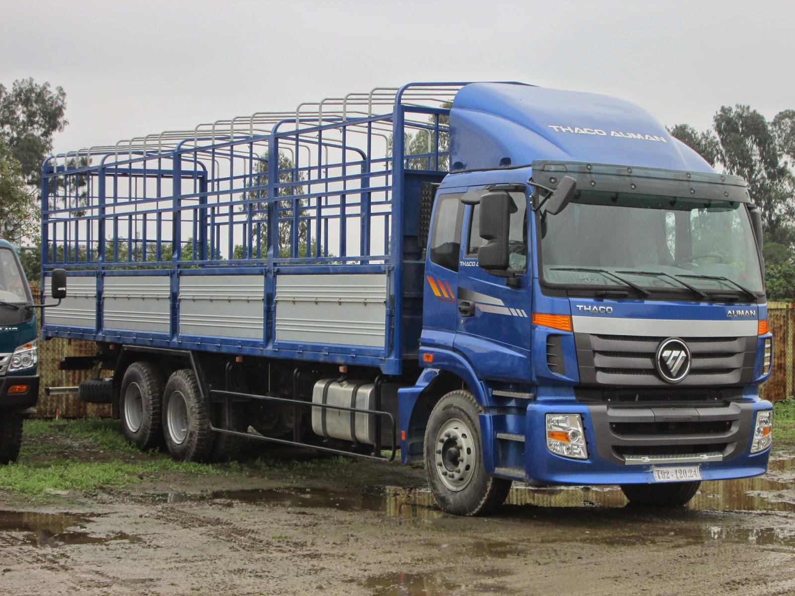 TẢI NẶNG THACO AUMAN: THACO AUMAN 3 CHÂN C1290