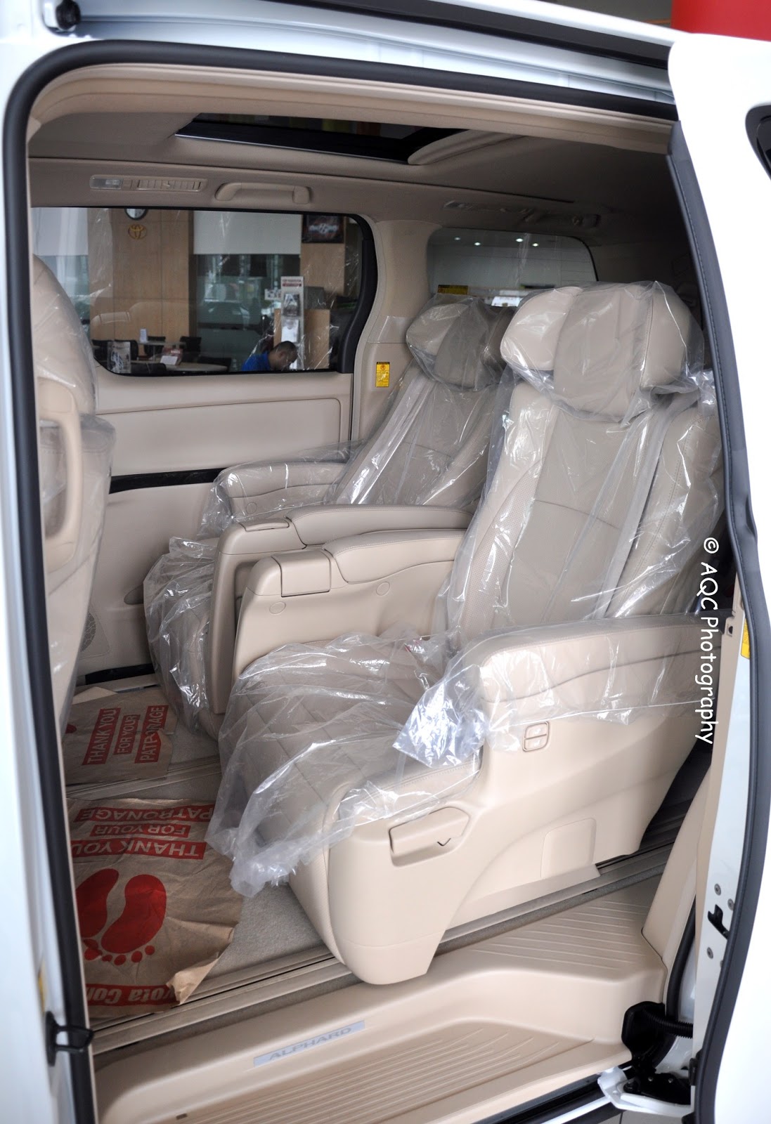 So, What's Inside a Toyota Alphard? [Photos] ~ Cheftonio's Blog