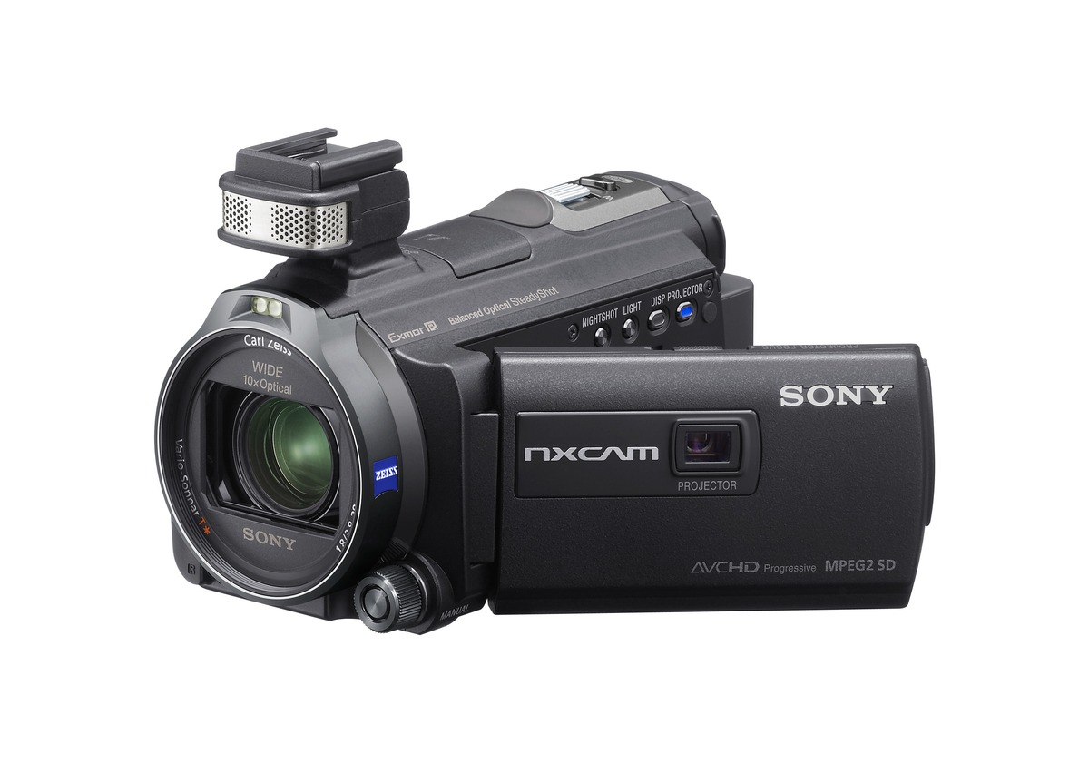 UrbanFox.TV Blog: Tiny Sony HXR-NX30 HD camcorder