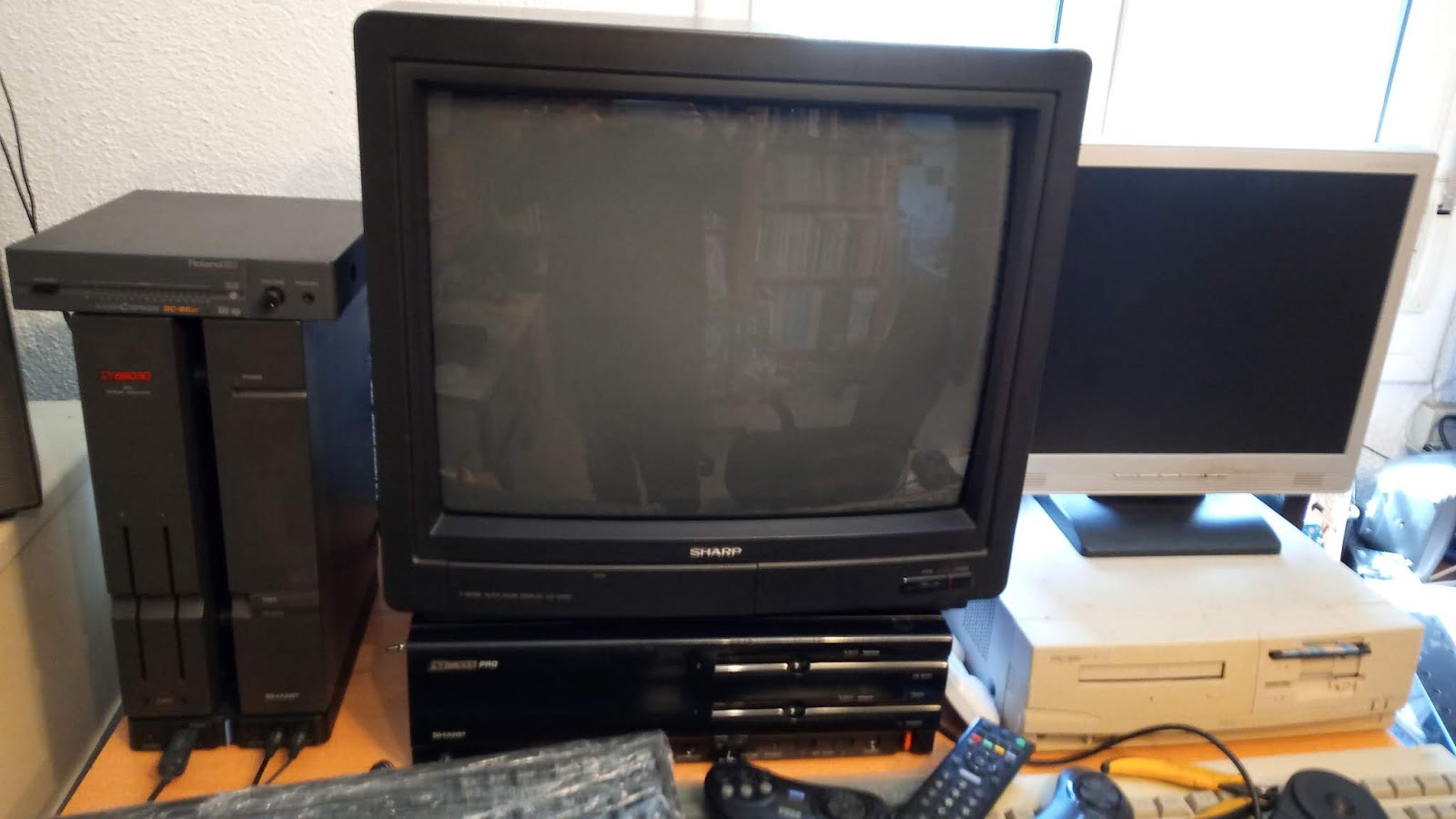 Pc Engine, Sharp X68000, Fm-Towns.: Sharp CU-21"-hd, monitor X68000 ...