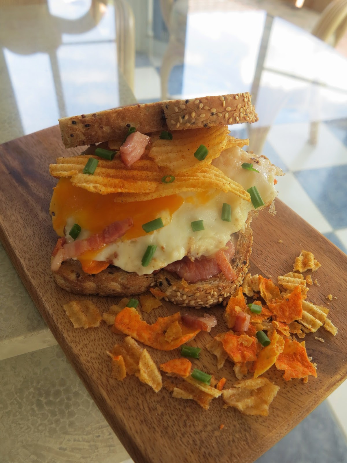 Nibble Nation: How To: Chippy Sandwich