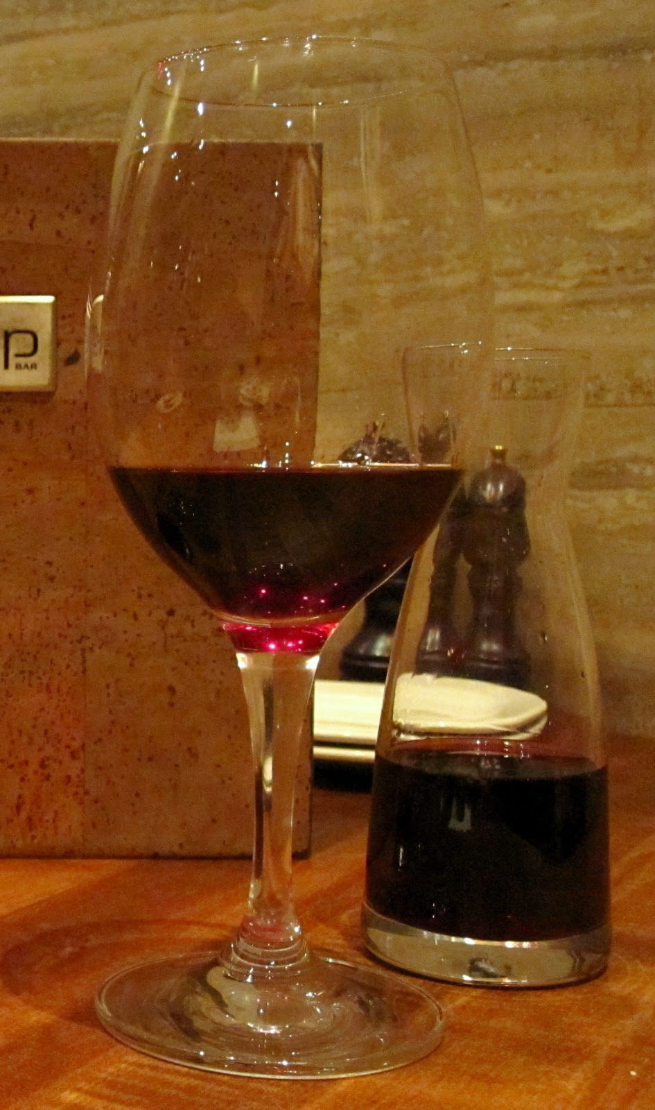 Uber Random: Wine: Folonari, Valpolicella Classico Ripasso (Veneto, Italy)