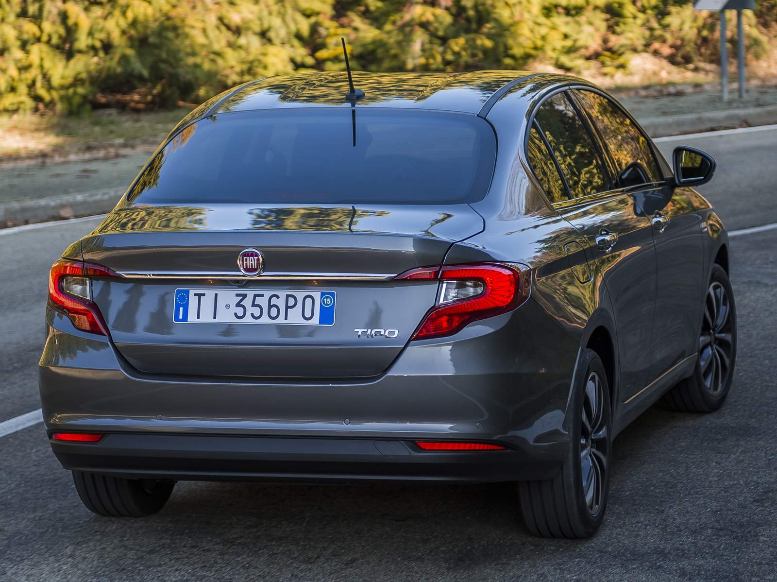 Novo Fiat Tipo 2016: fotos e detalhes oficiais revelados | CAR.BLOG.BR