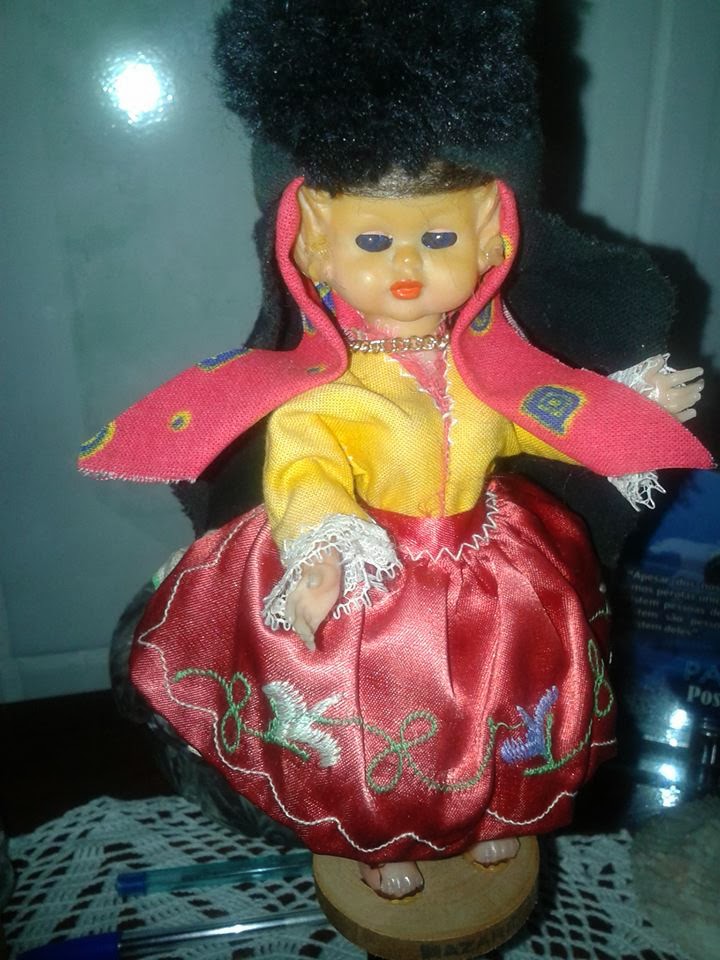 UM PASSEIO PELA TRANSDISCIPLINARIDADE 2: Bonecas Nazarenas: Praia de ...