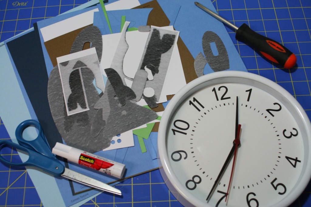 All Four Love: Tutorial Tuesday: Custom Clock
