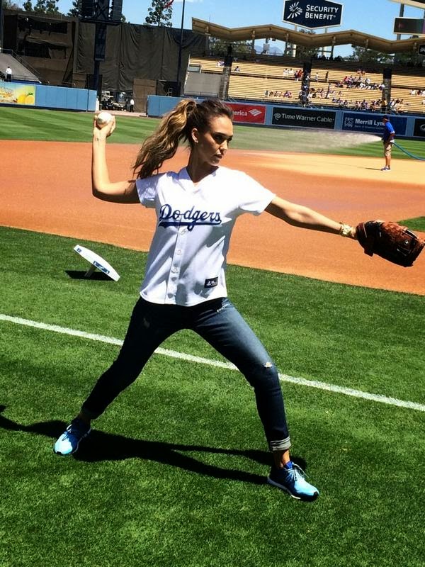 Dodgers Blue Heaven: Jessica Alba has Great Form