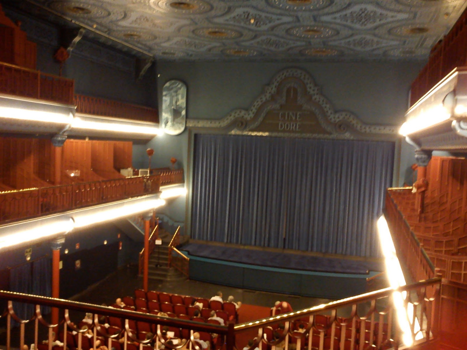 LA PANTALLA MAGICA: CINE DORE - SALA DE PROYECCIÓN DE LA FILMOTECA NACIONAL