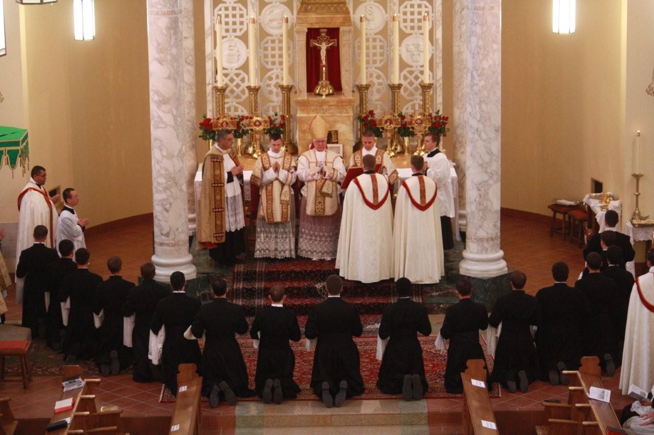 Pro Misa Tradicional en Ciudad Real: Tonsura en Nebraska