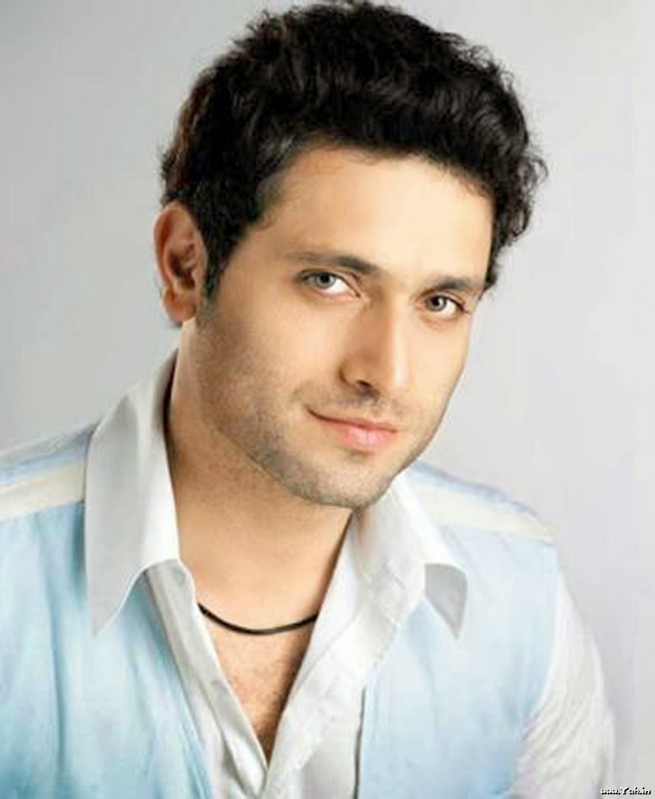 Celebrity Photo Shiney Ahuja celebrity-photo-shiney-ahuja