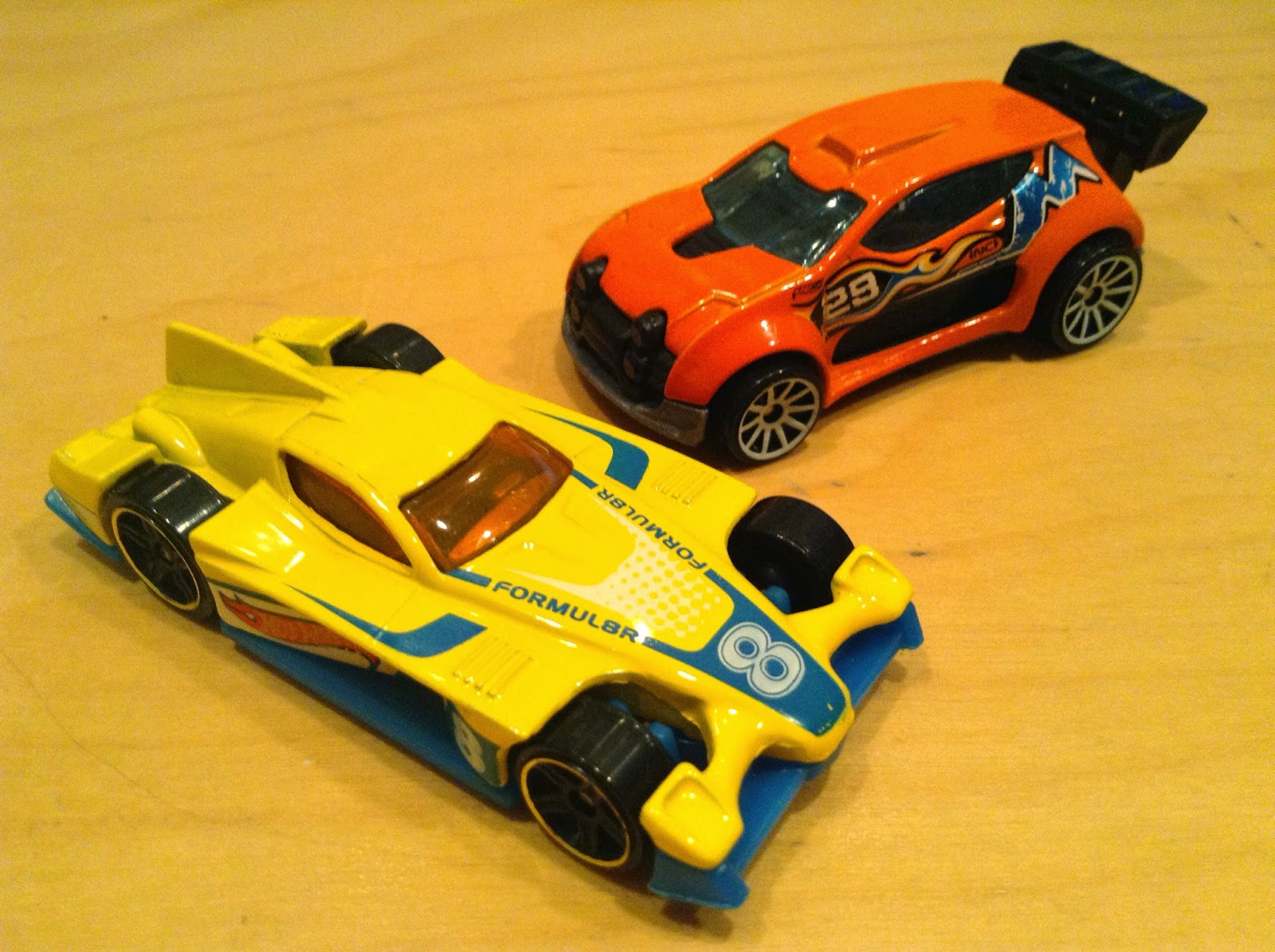 JULIAN'S HOT WHEELS BLOG: Formul8r & Fast 4WD
