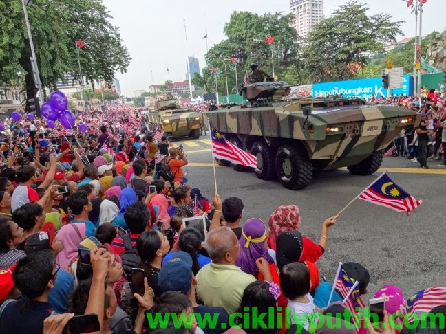 CikLilyPutih The Lifestyle Blogger: Gambar | Perarakan Sambutan Hari ...