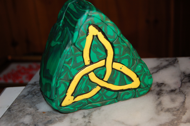 The Clay Rosary Girl: New Bead: Trinity Knot