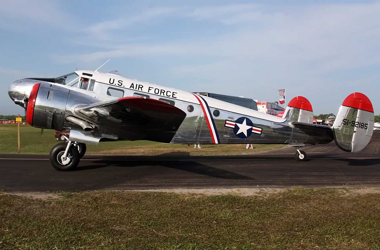 nhungdoicanh: Beechcraft C-45 Expeditor