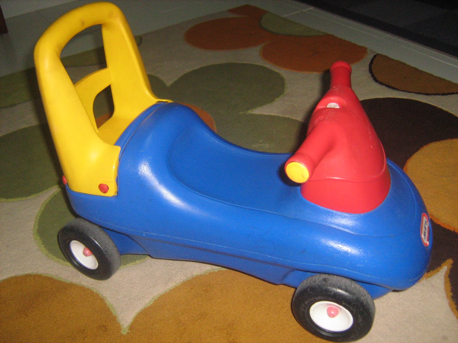 oldstreetshop: Little Tikes Ride on Car