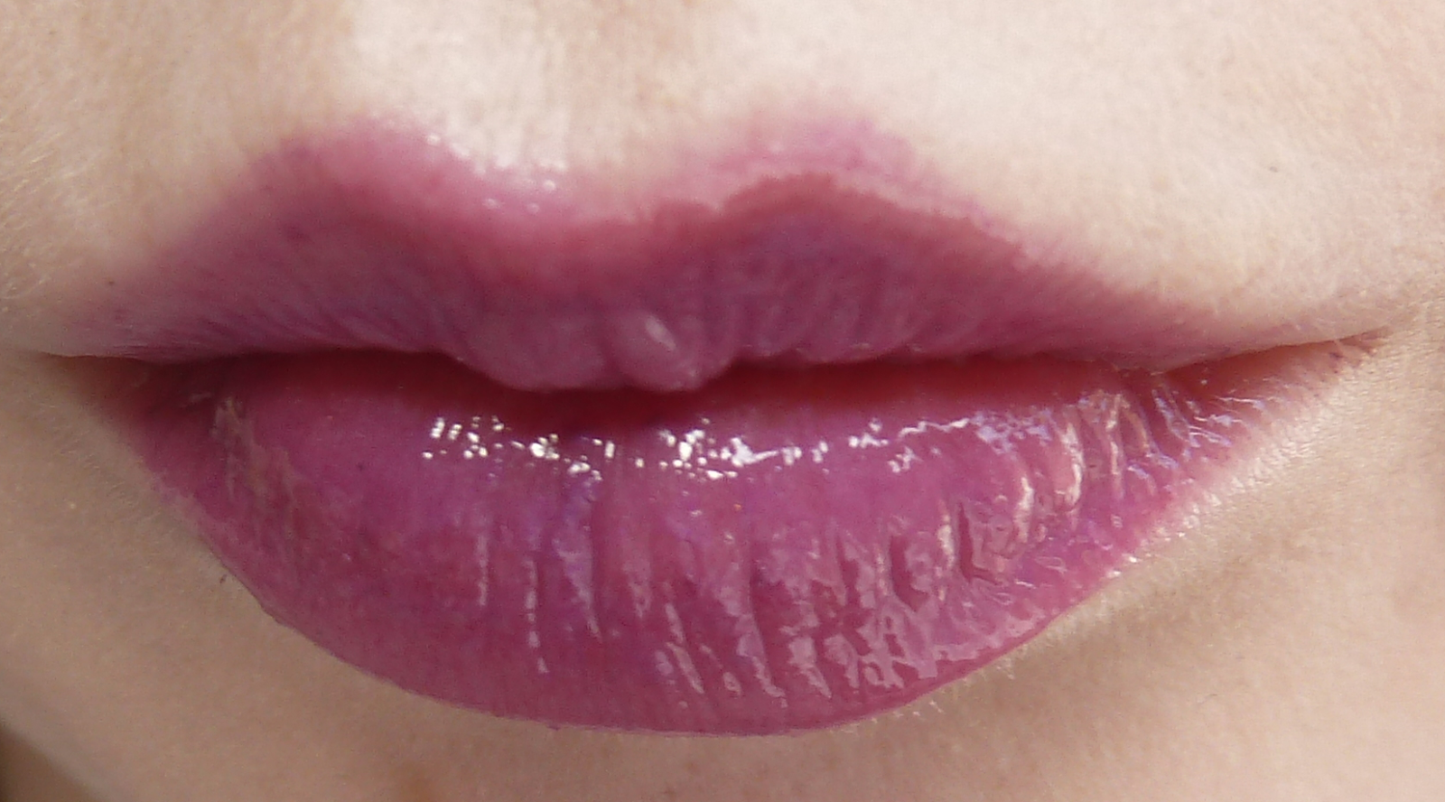 Liner, Lipstick and Strawberry Lemonade: A 'Fierce' lilac lipgloss!