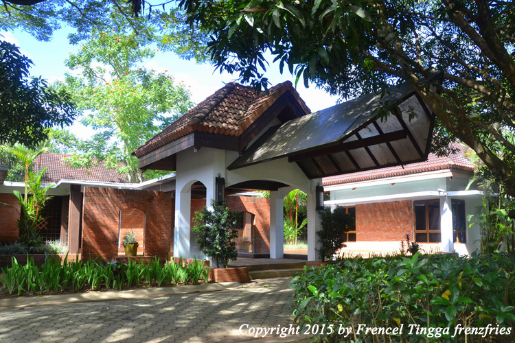 Frenz Fries: JE Camp Hotel and Resort: Erap’s Tanay Rest House