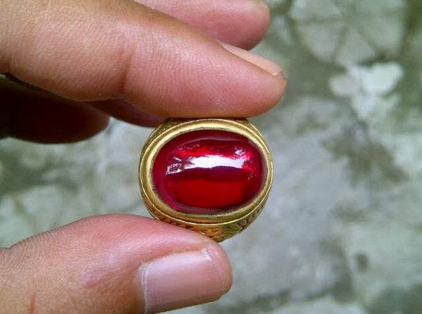 Batu Merah Siam: Batu Merah Siam Bangkok Besar Langka