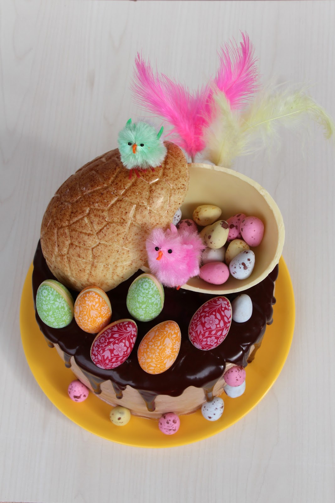 Mardefiesta: Drip cake. Mona de pascua