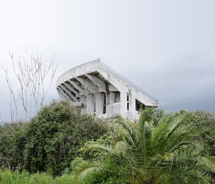 Deserted Places: Italy's deserted building sites