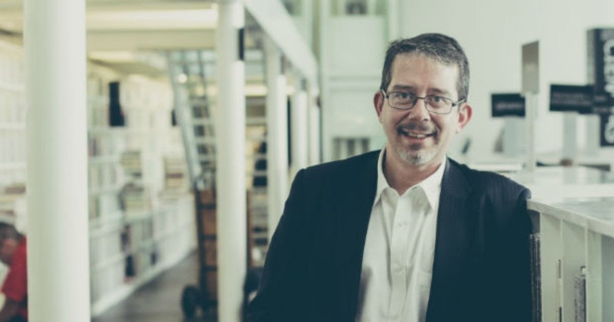 El mexiquense Hoy: Sin título universitario, Jenaro Villamil llega al SPR