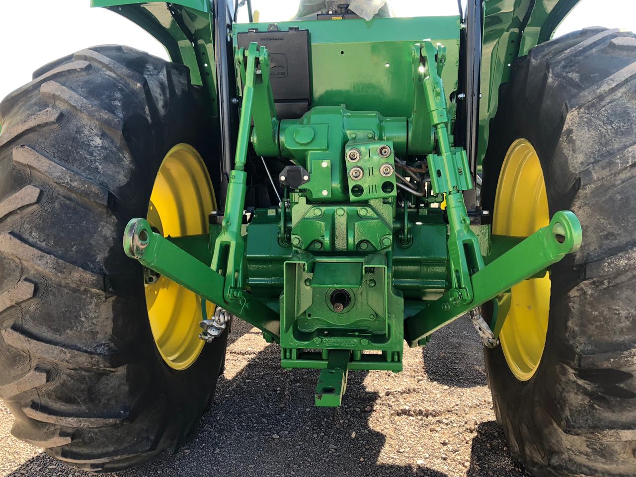 MAQUINARIA AGRICOLA INDUSTRIAL: Tractor John Deere 6403 4x4 98 Hp ...