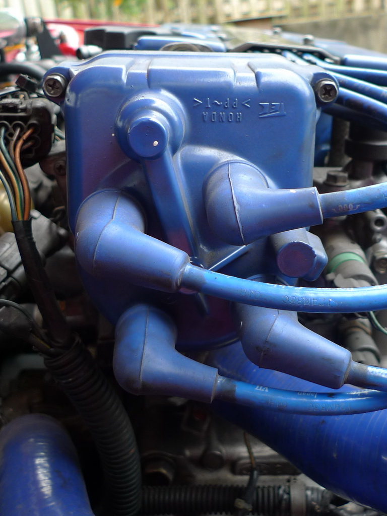 Honda CIVIC EG6: Distributor Cap and Rotor Swap