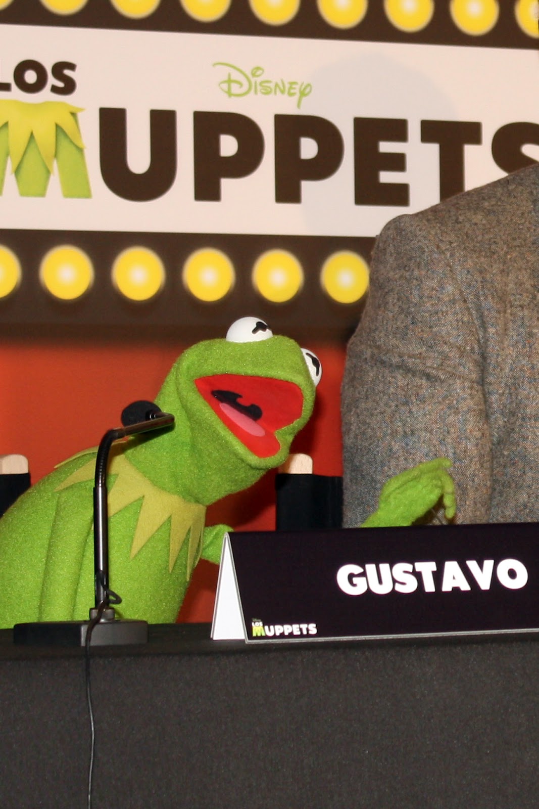 A través del objetivo: La rana Gustavo, presentación de 'Los Muppets ...