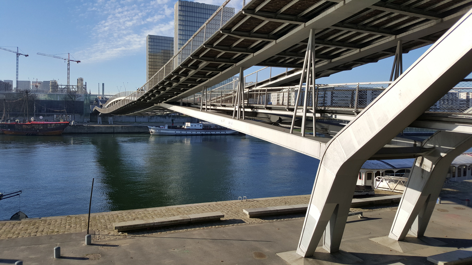 The Happy Pontist: French Bridges: 19. Passerelle Simone-de-Beauvoir, Paris