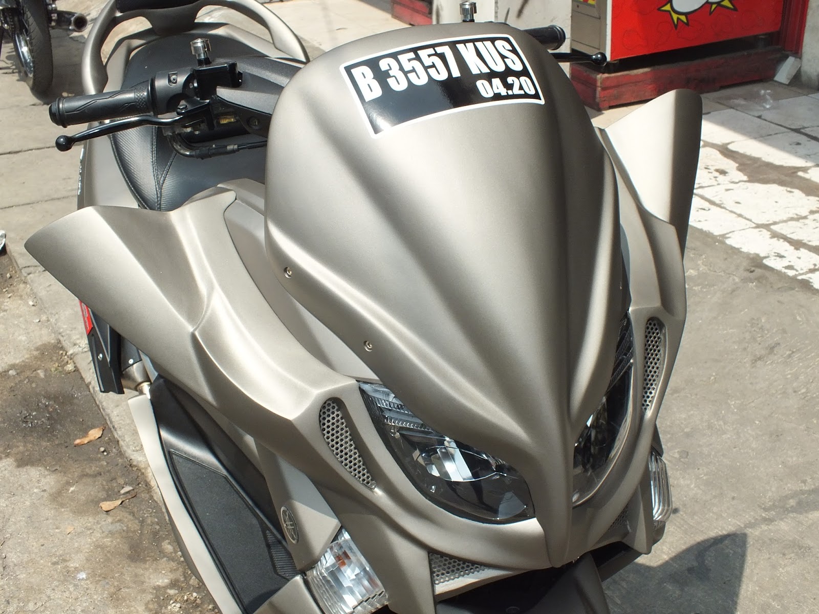Ngecat MOTOR: YAMAHA NMAX CUSTOM PAINT gun metal doff Pesanan Mr. ARI ...