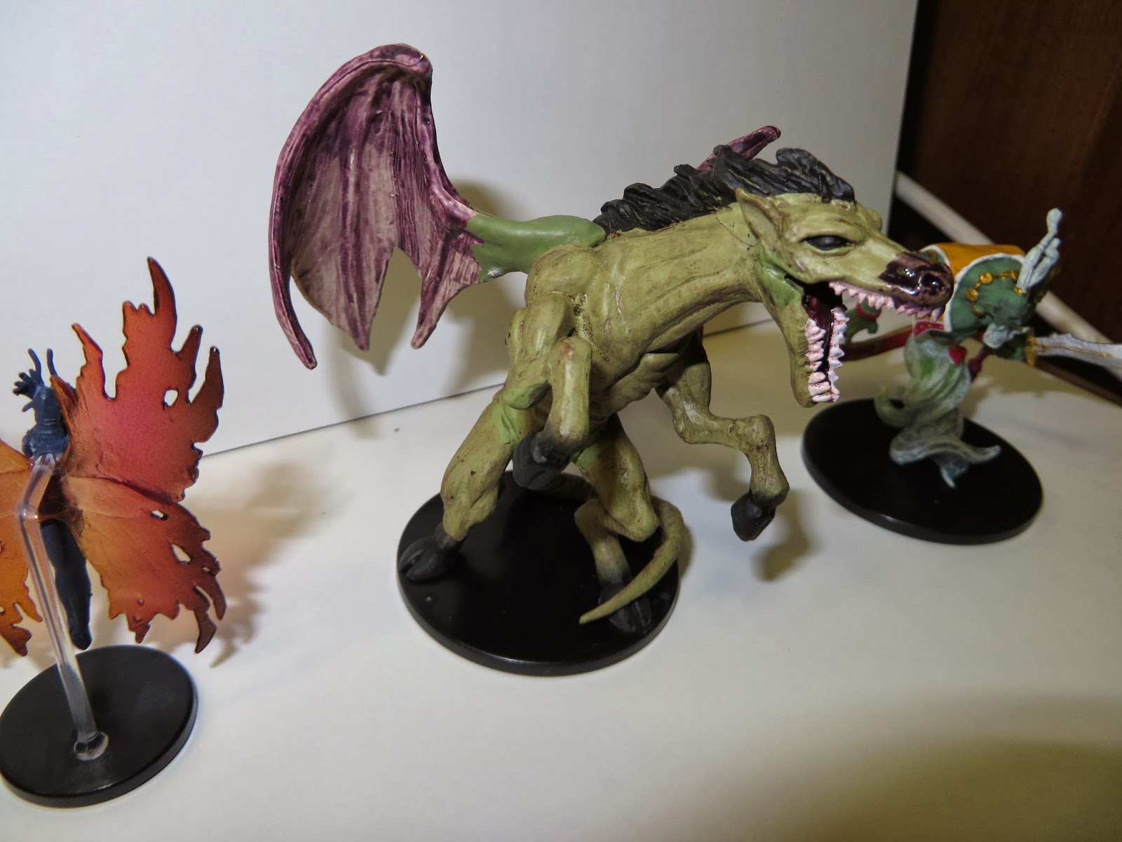 Real Minis: Pathfinder Battles wizkids Legends of Golarian in hand review
