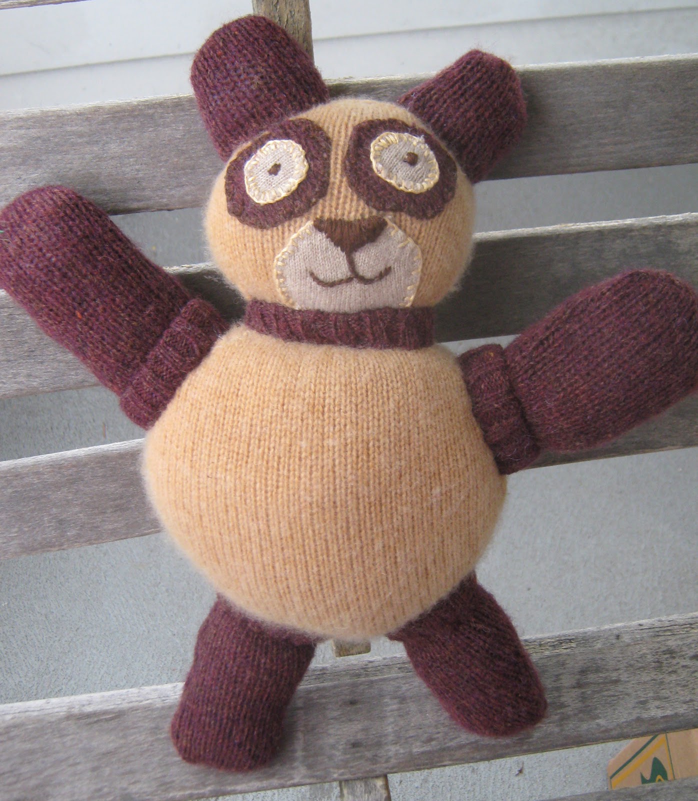 Foxy Art Studio: a Christmas Elf trick : cashmere sweater repurposed ...