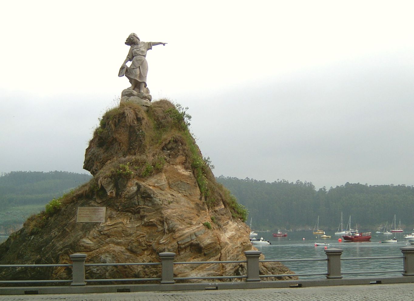 Visiones de Ferrolterra: Monumento a la mujer del pescador, Cedeira