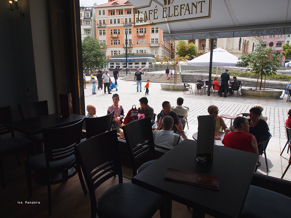 HOTSPOT: Cafe Elefant