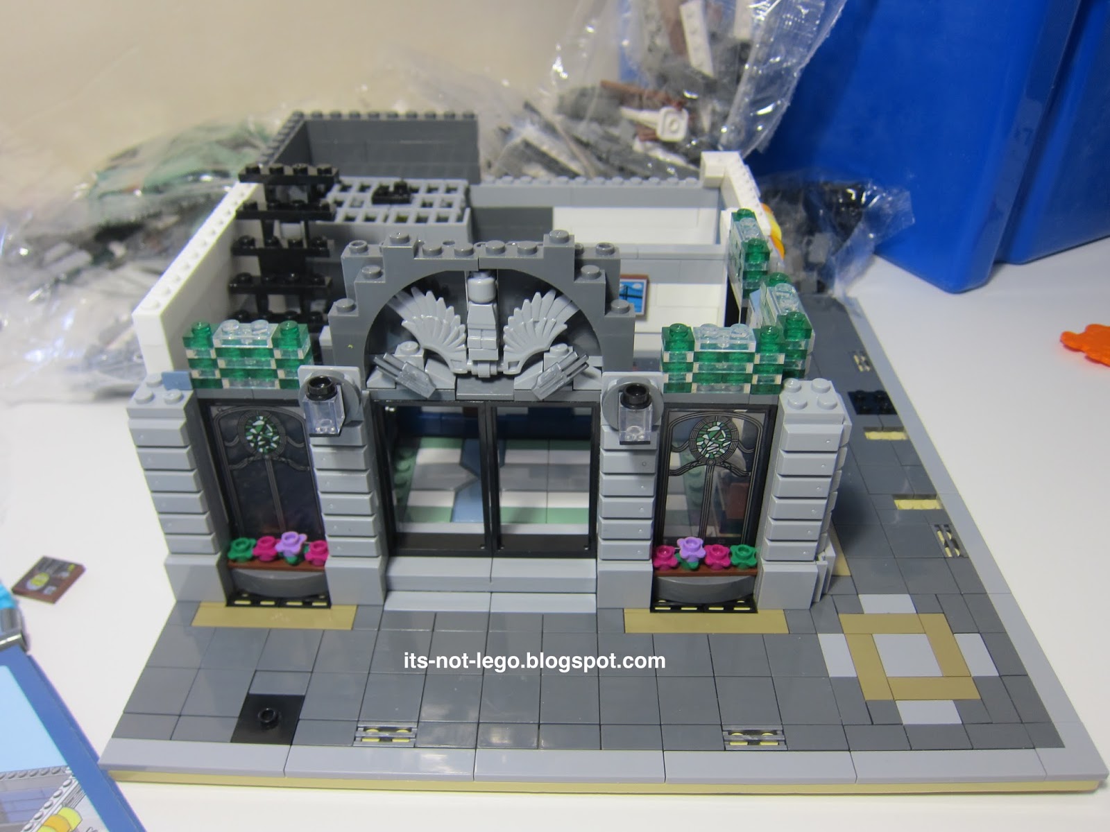 Lepin 15001 Bootleg Lego Brick Bank Modular Building Set Review - Part ...