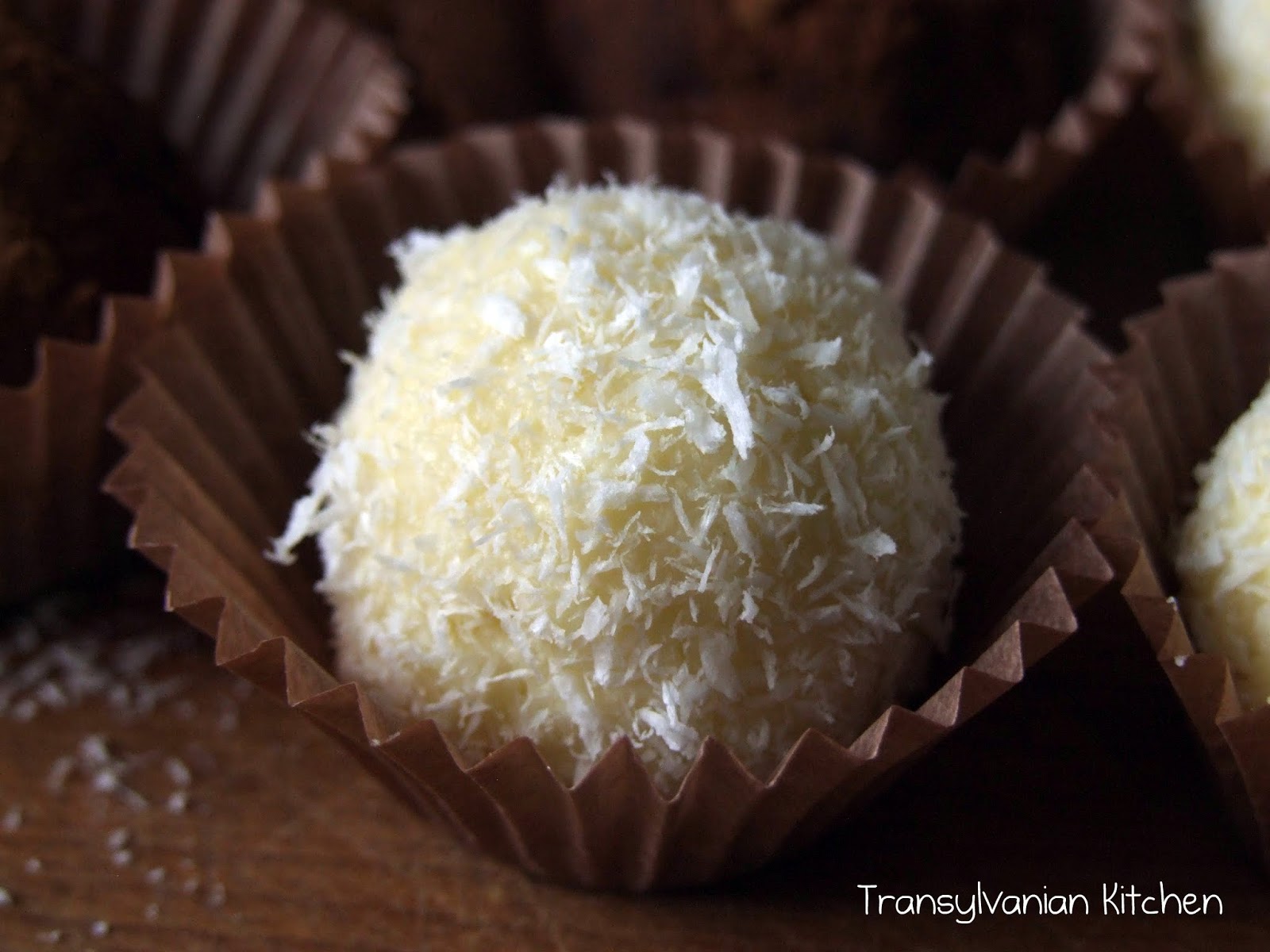 Transylvanian Kitchen: Trufe dulci, albe şi negre