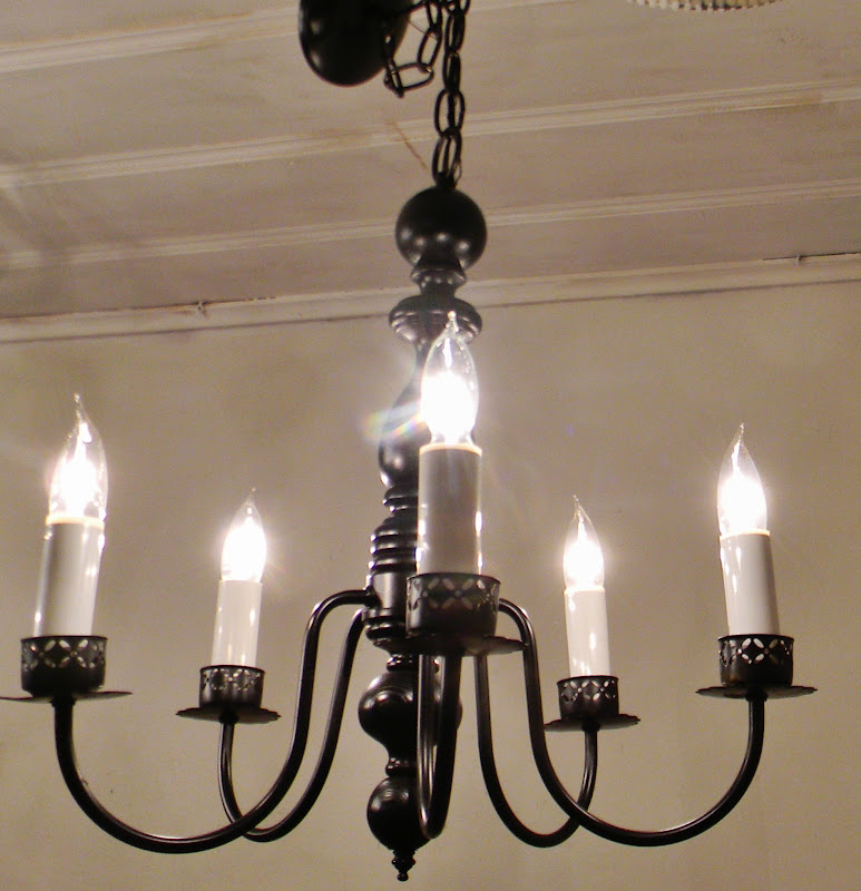 Gracefully Vintage: Chandeliers