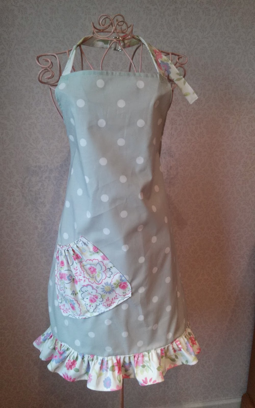 EmmyJane: Spotty Frilly Pinny