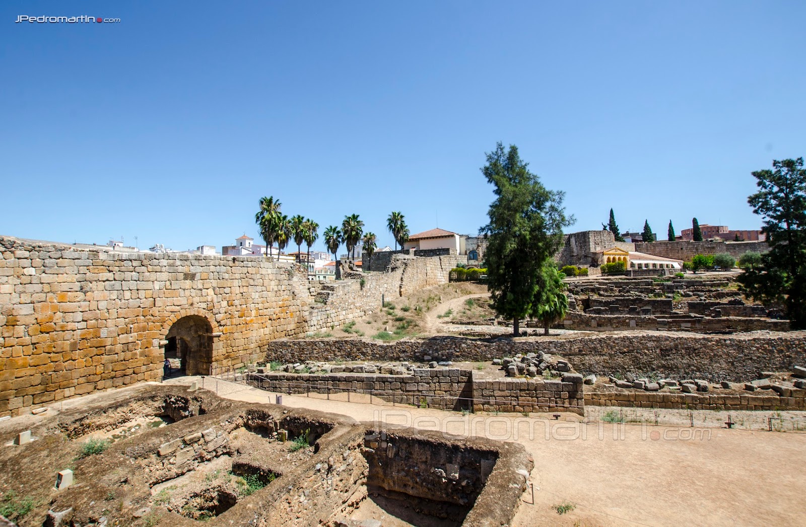 ALCAZABA ÁRABE DE MÉRIDA - J PEDRO MARTÍN