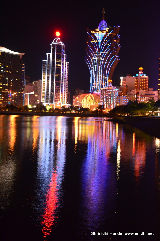 Macau night photos- city that doesn't sleep - eNidhi India Travel Blog