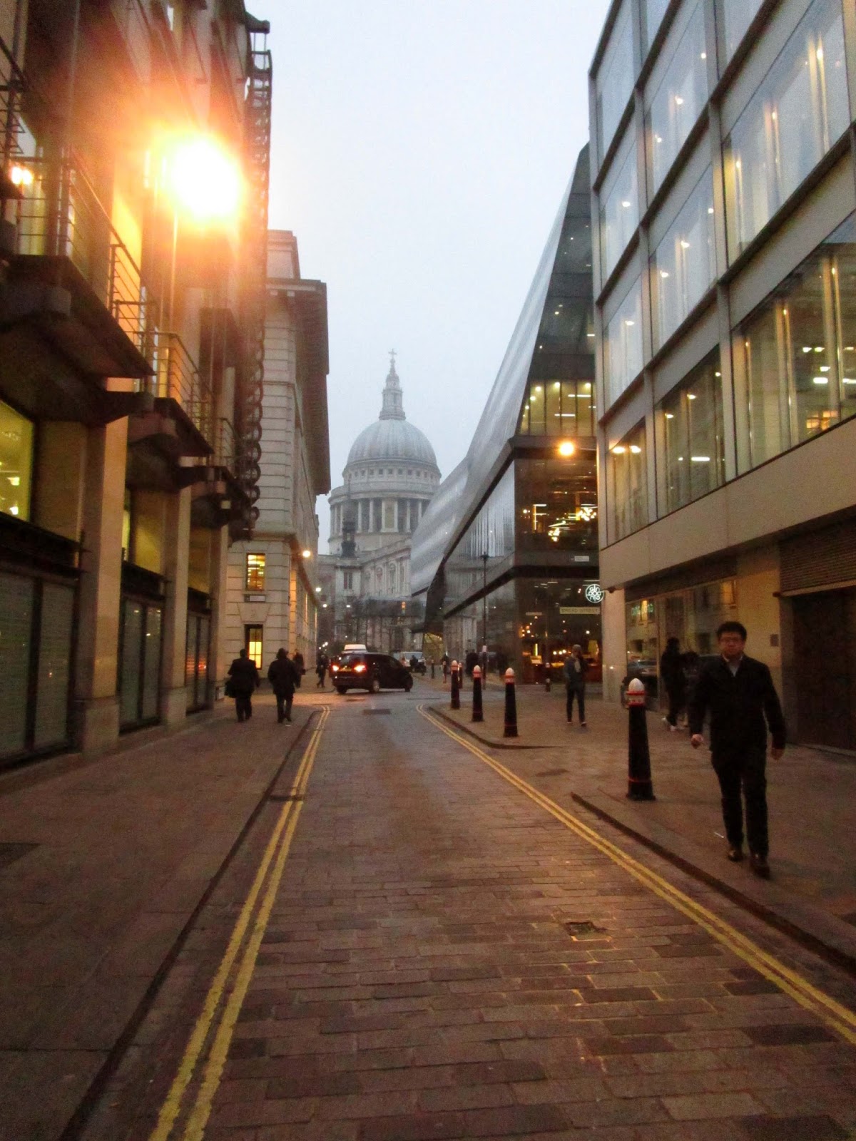 Everyone Likes Pictures: A cold foggy day in London