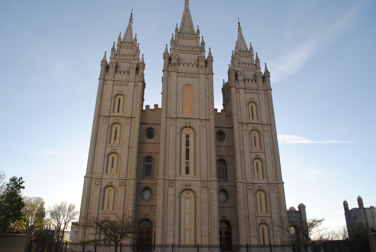 Springtime at Temple Square - The Style Sisters