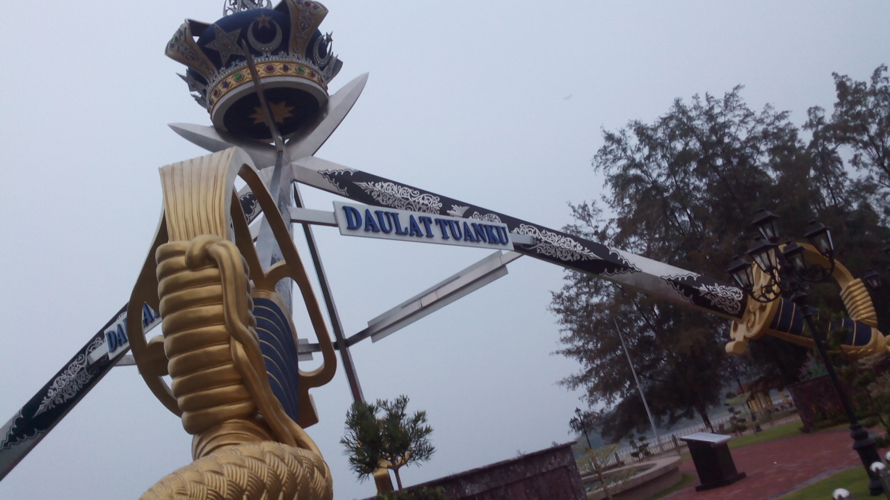 TUGU MAHKOTA JOHOR DAYA TARIKAN PELANCONG DI JETI MERSING