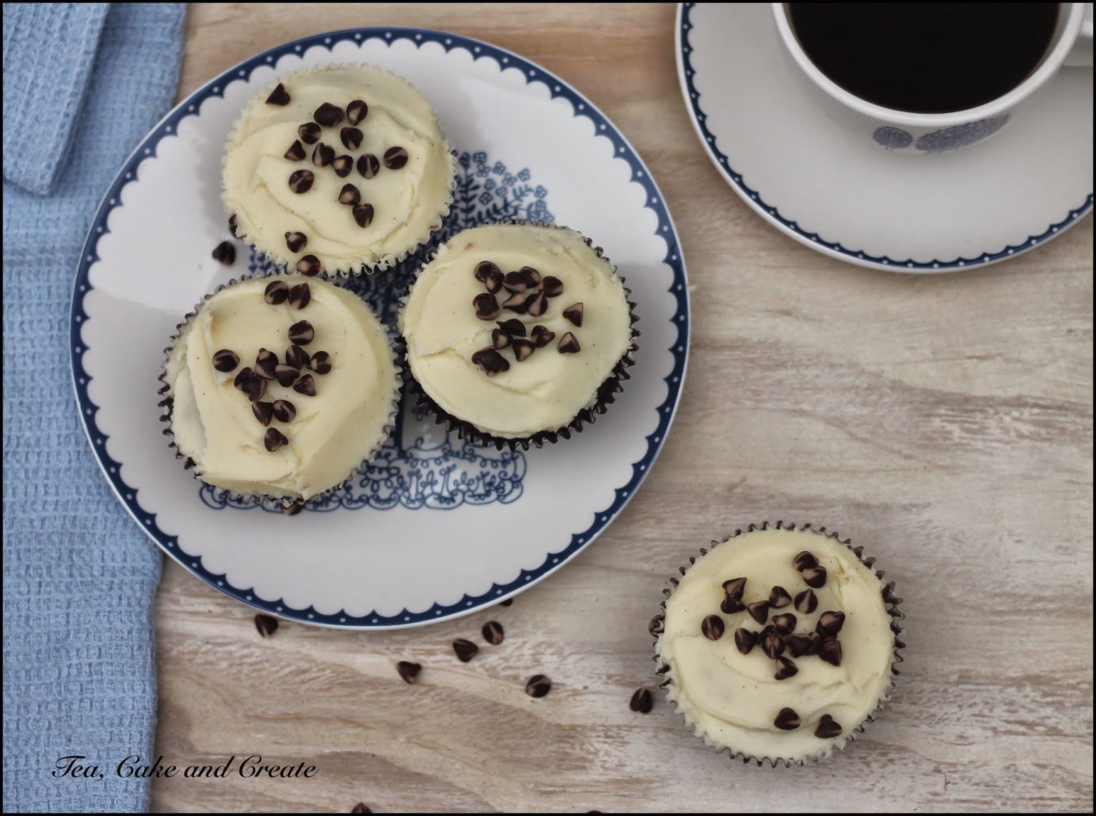 Tea, Cake & Create: Top Deck Cupcakes