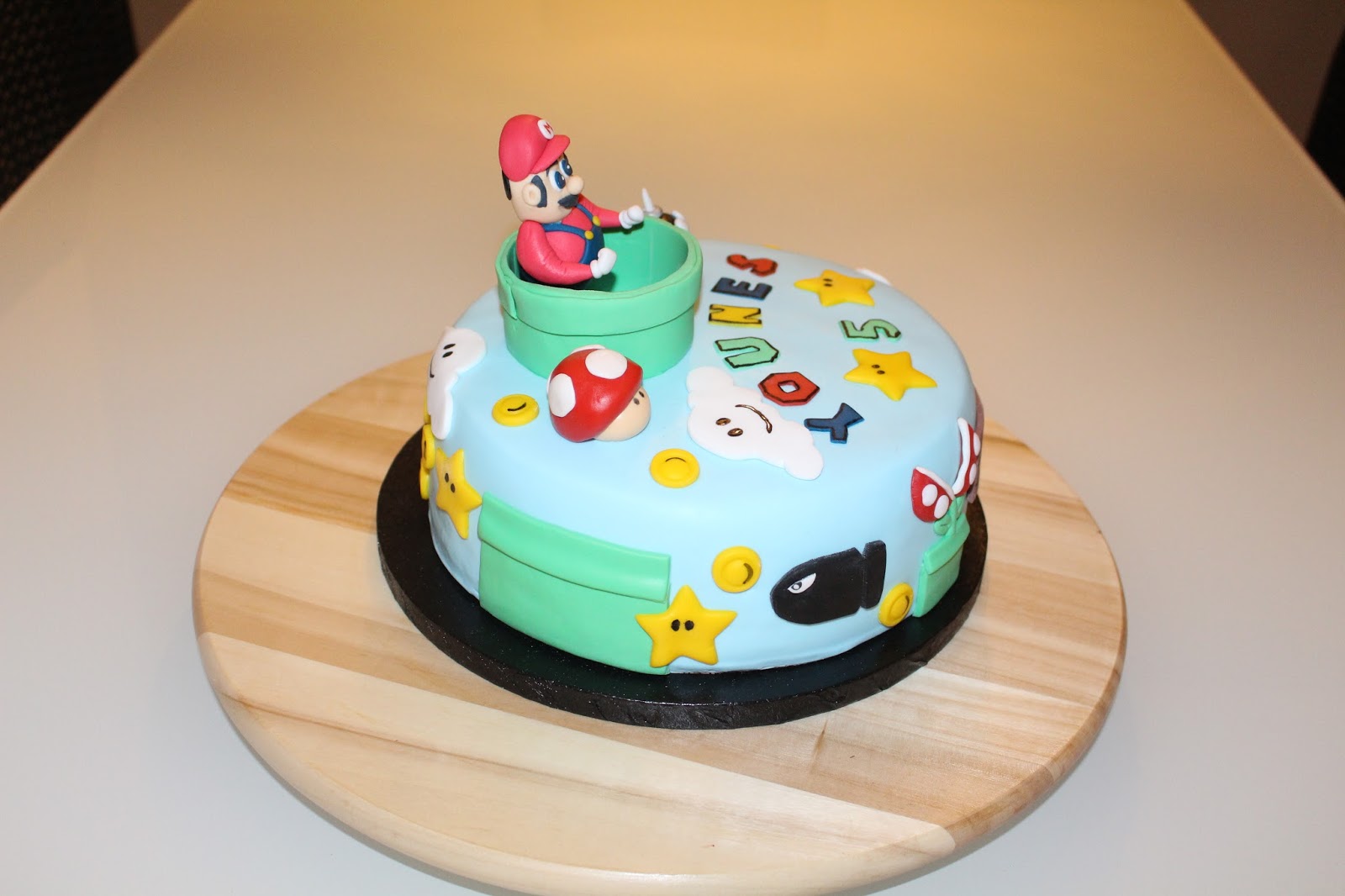 I bake you smile : *Super Mario Torte*