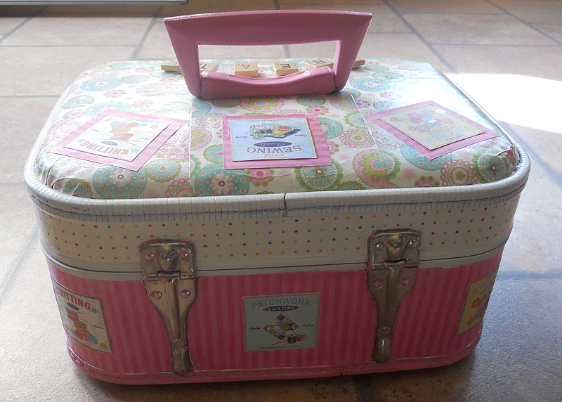 Little Camper (and Crafter) on the Prairie: Another Altered Train Case