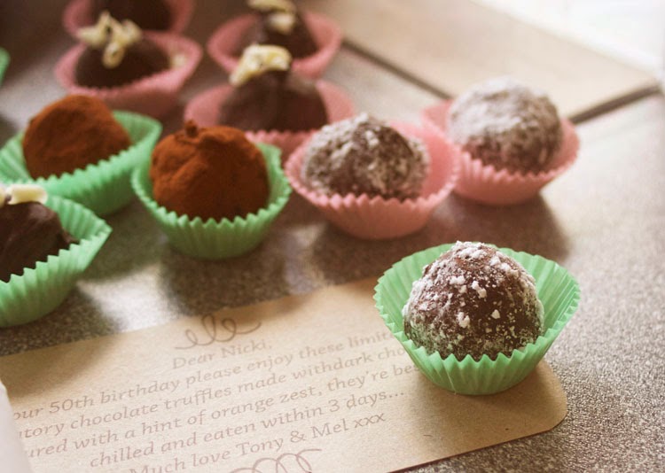 Mellybee: DIY chocolate truffle box